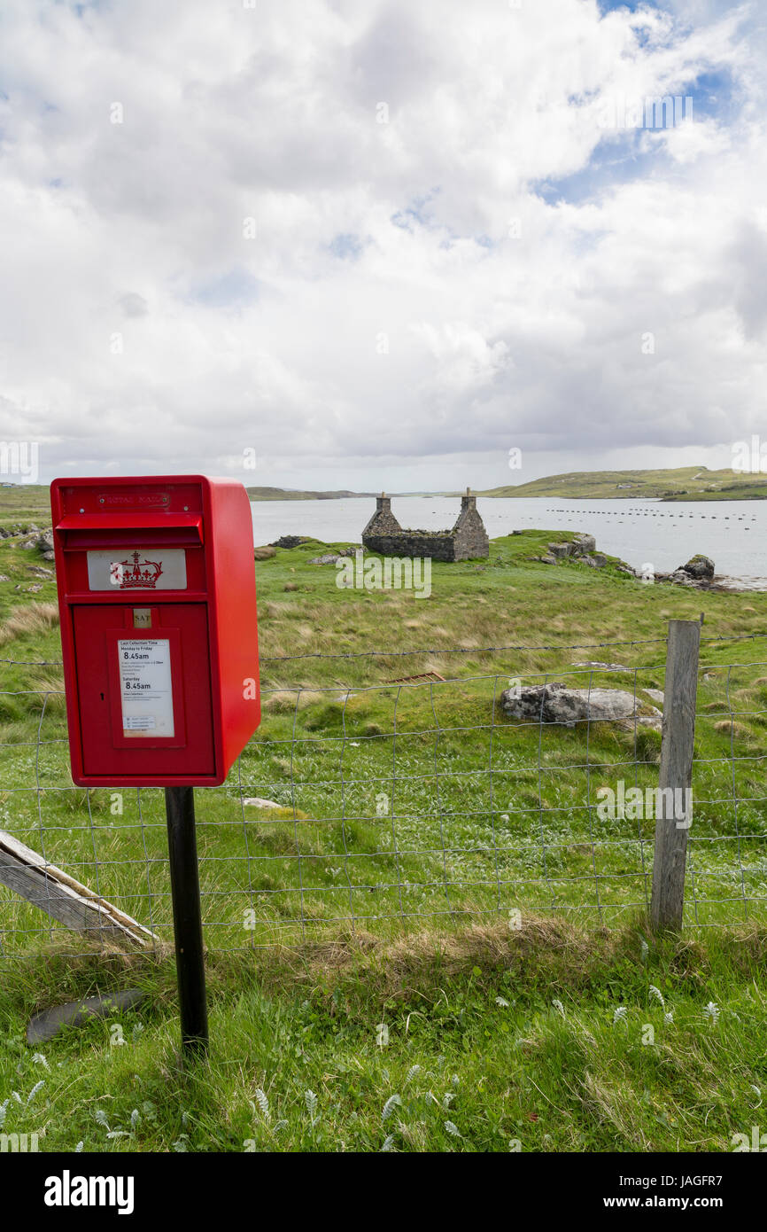 Rural Royal Mail Postbox, Island of Great Bernera, Isle of Lewis ...