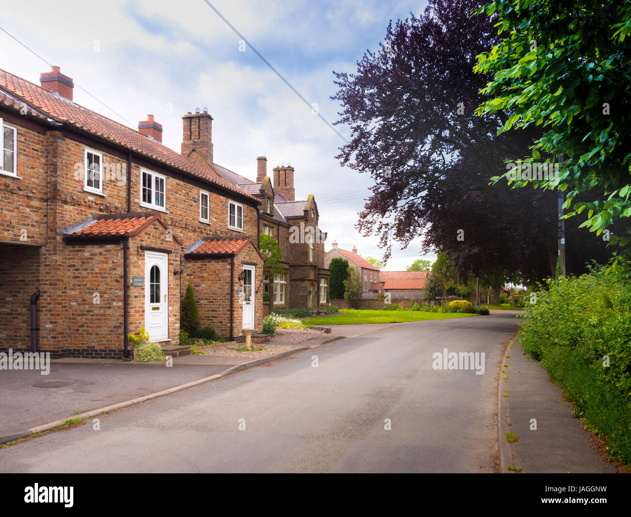Two up two down cottages hi-res stock photography and images - Alamy