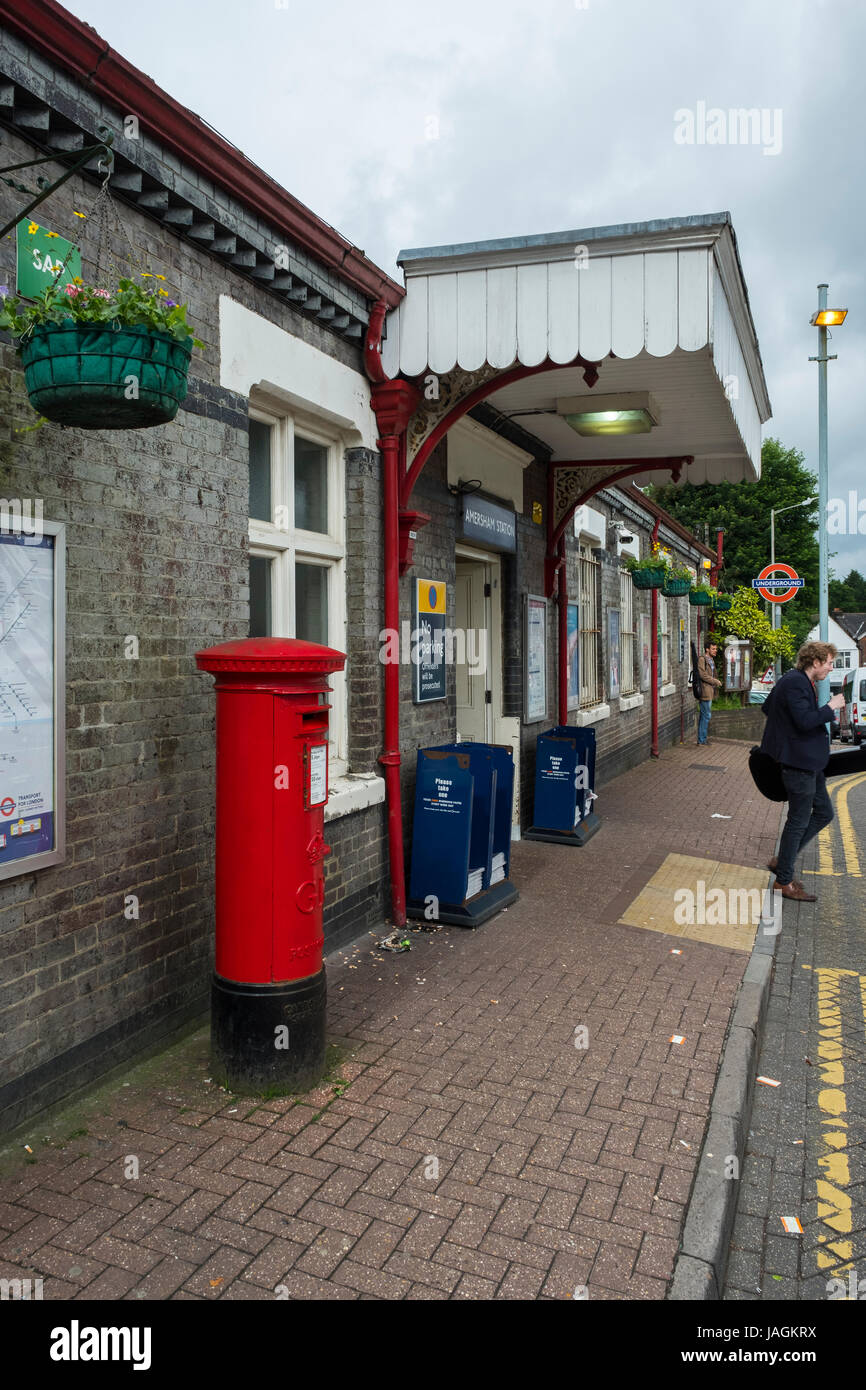 Amersham underground station hi-res stock photography and images - Alamy