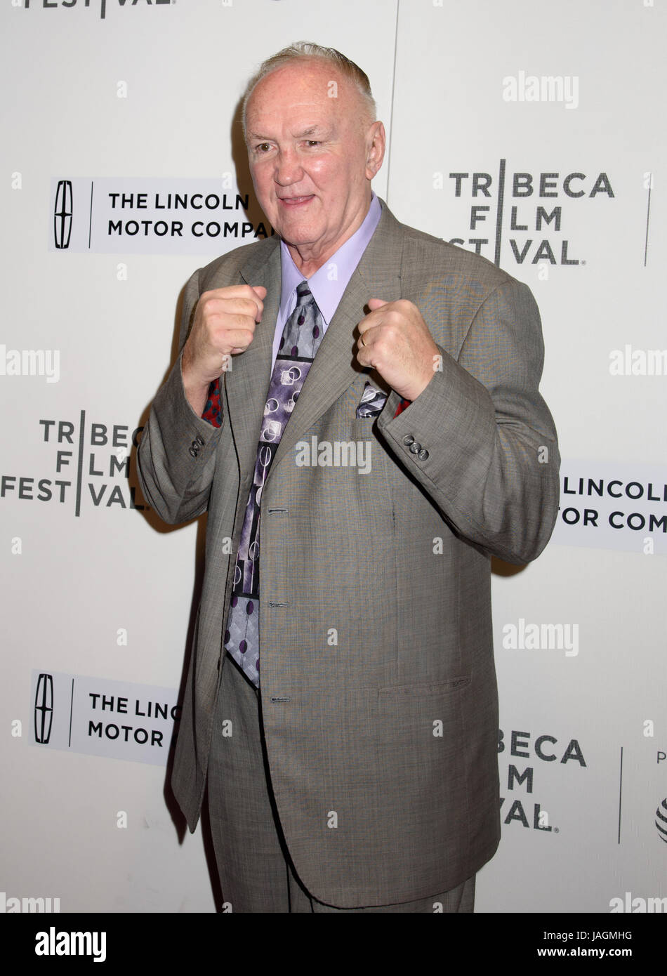 Chuck wepner hi-res stock photography and images - Alamy