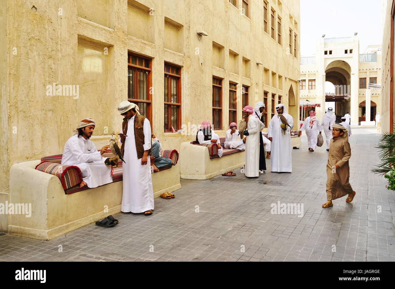 Qatari Men Stock Photos & Qatari Men Stock Images - Alamy