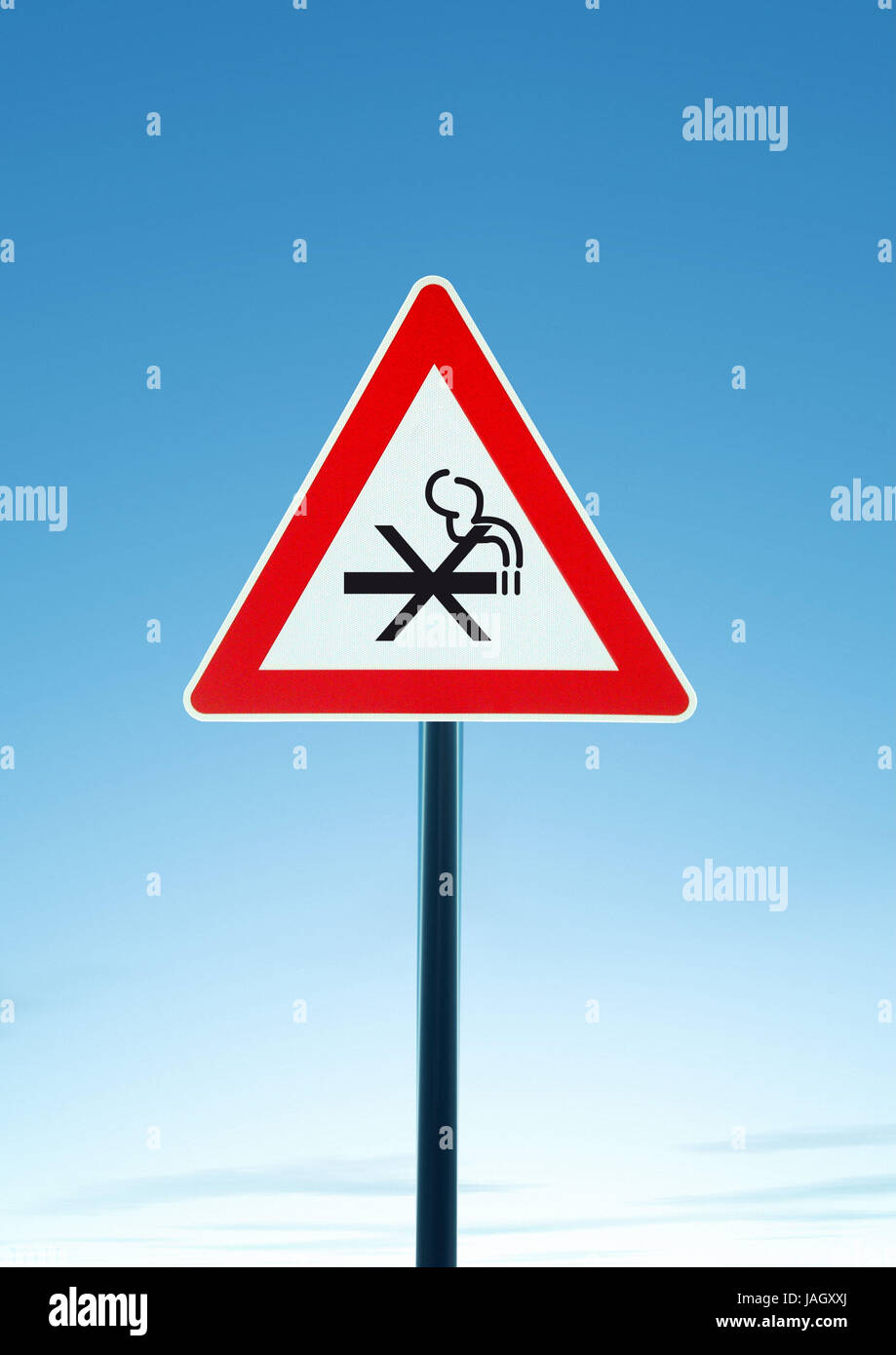 Smokers and non smokers hi-res stock photography and images - Alamy