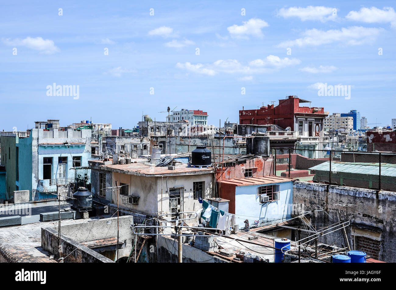 Crumbling buildings hi-res stock photography and images - Alamy