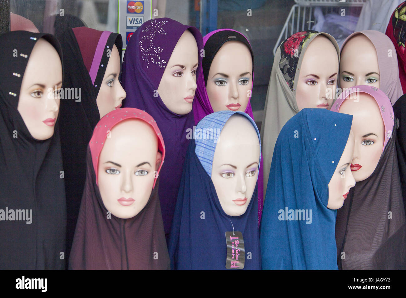 Muslim cloth hi-res stock photography and images - Alamy