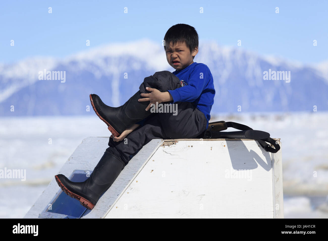 Inuit boy canada hi-res stock photography and images - Alamy