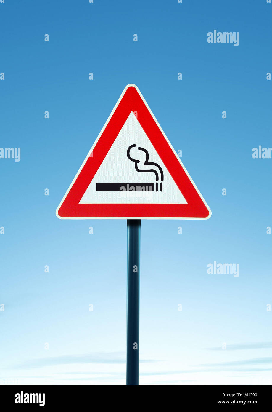 Non smokers sign hi-res stock photography and images - Alamy