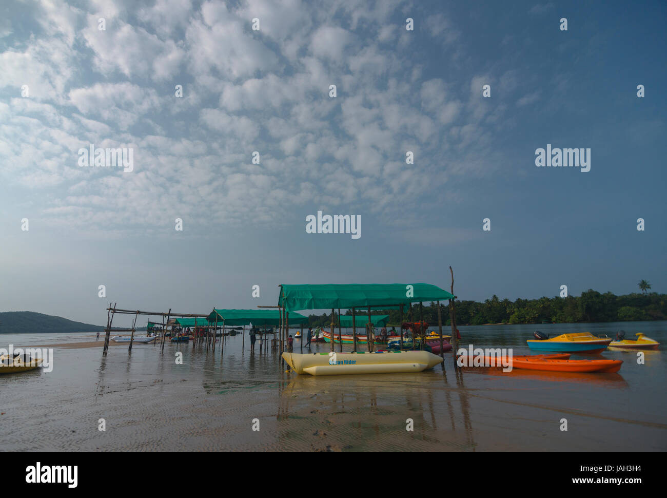 Tarkarli beach india hi-res stock photography and images - Alamy