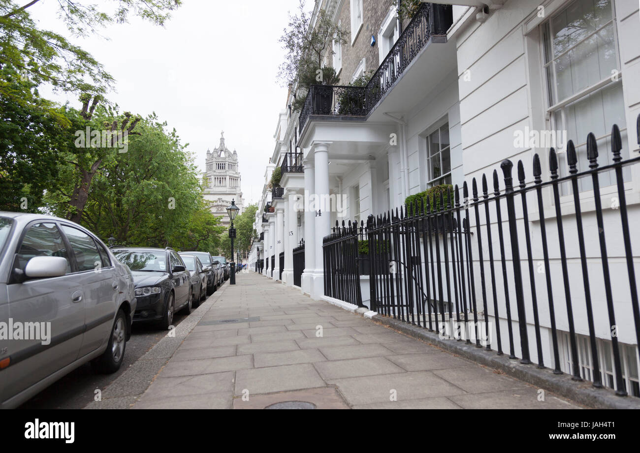 London, United Kingdom, 7 may 2017: pavement of south terrace in london ...