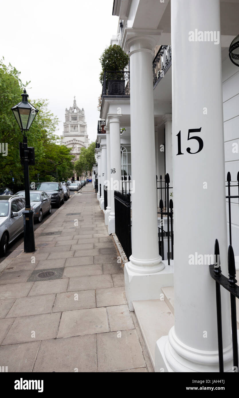 London, United Kingdom, 7 may 2017: pavement of south terrace in london ...