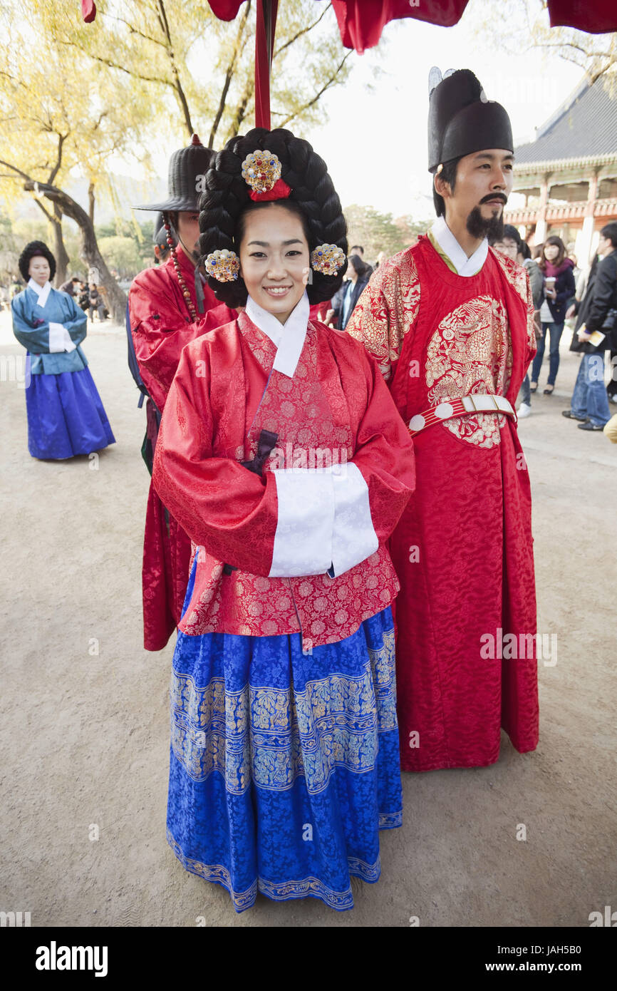 Korea,Seoul,Gyeongbokgung palace,postpositive scene,king and queen with ...