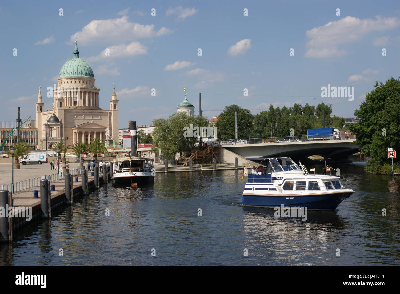 Steamboat landing stage hi-res stock photography and images - Alamy