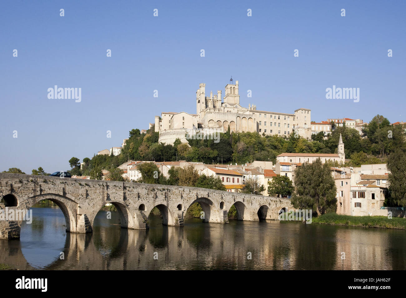 France,Languedoc-Roussillon,Beziers,bridge Pont Vieux and Cathedral ...