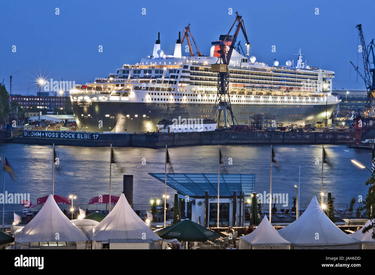 Dry dock 2 hi-res stock photography and images - Alamy