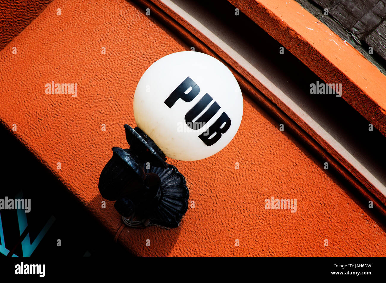 Pub sign outside of building Stock Photo - Alamy