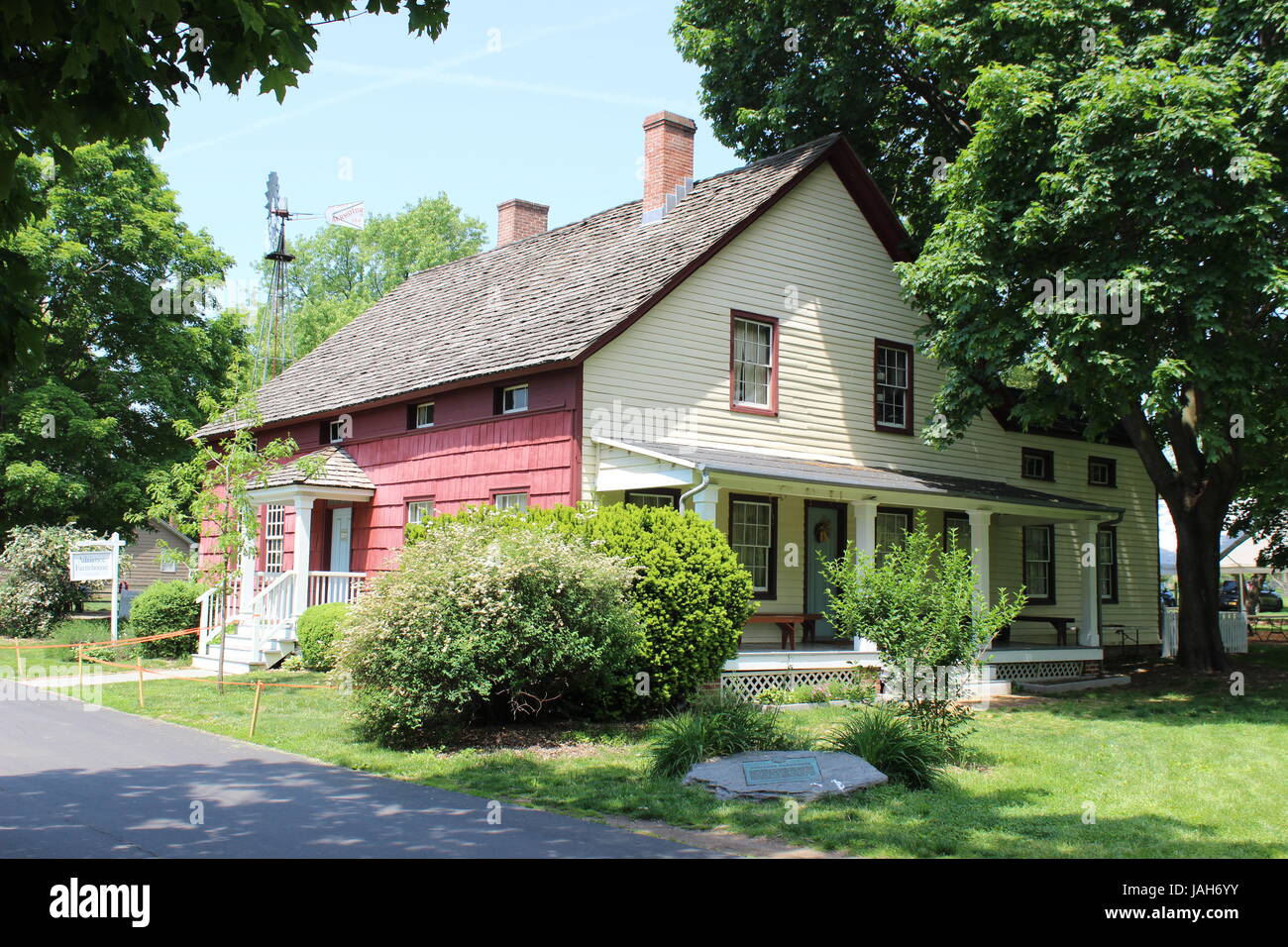 Farmhouse architecture usa hi-res stock photography and images - Alamy