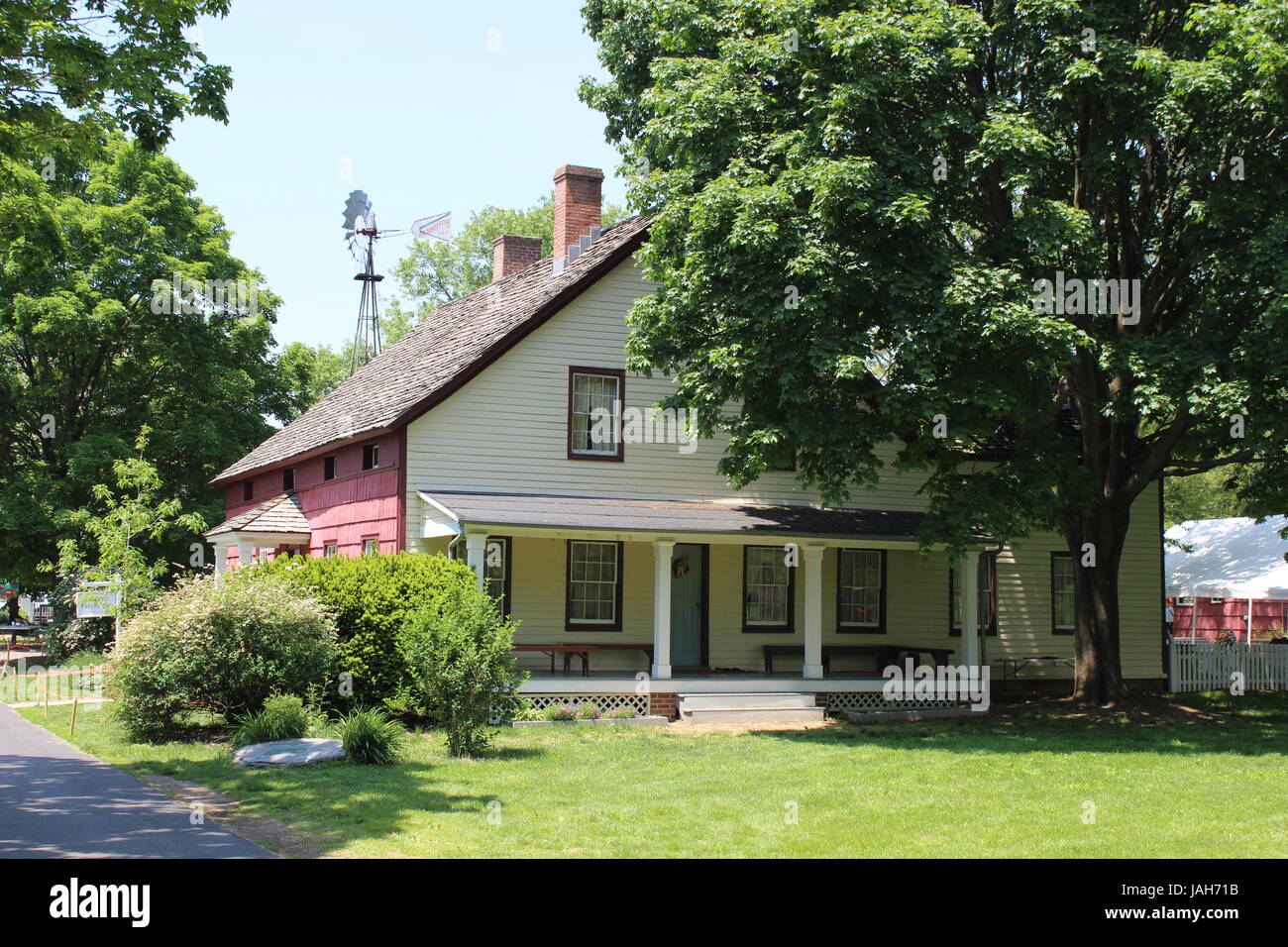 Adriance Farmhouse, Queens County Farm Museum, New York Stock Photo - Alamy