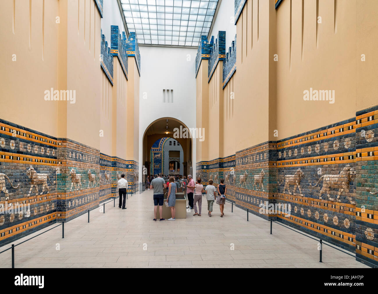 The Procession Street of Babylon (reconstruction) , c.604-562 BC ...