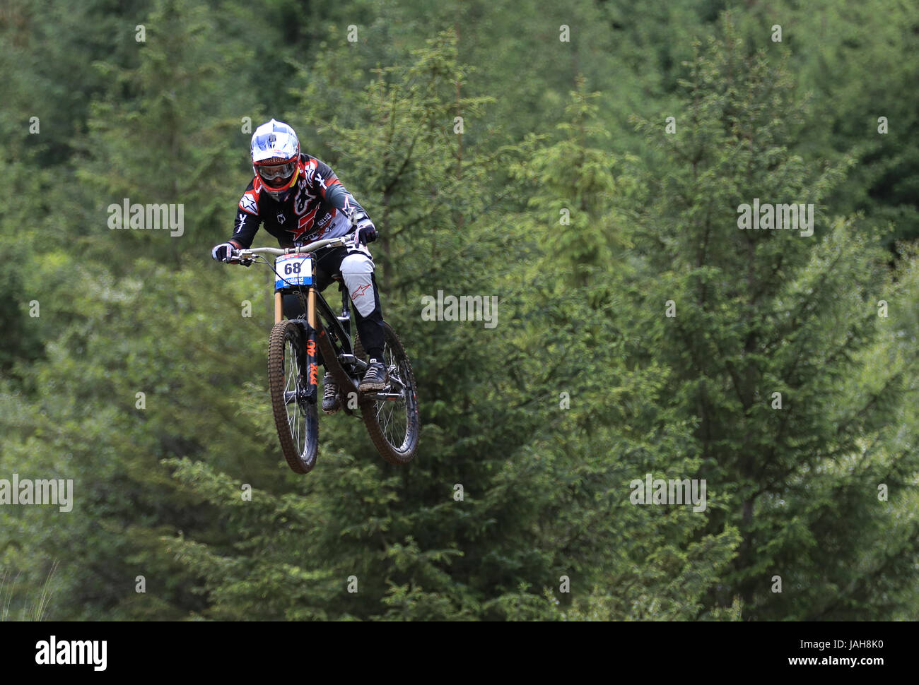 Aaron Gwin of The YT Mob during day two of the 2017 UCI Mountain Bike ...