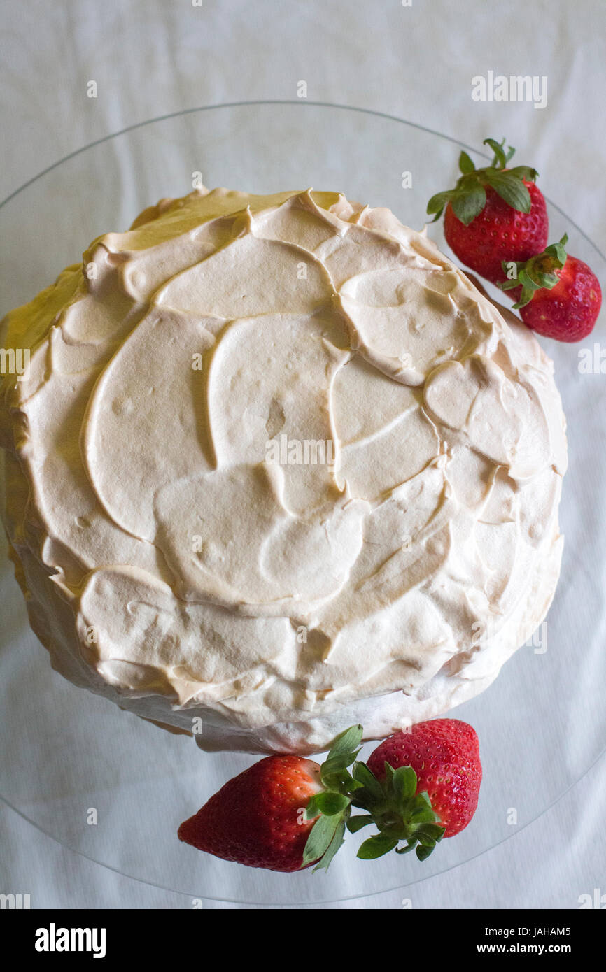 Strawberry shortcake top view hi-res stock photography and images - Alamy
