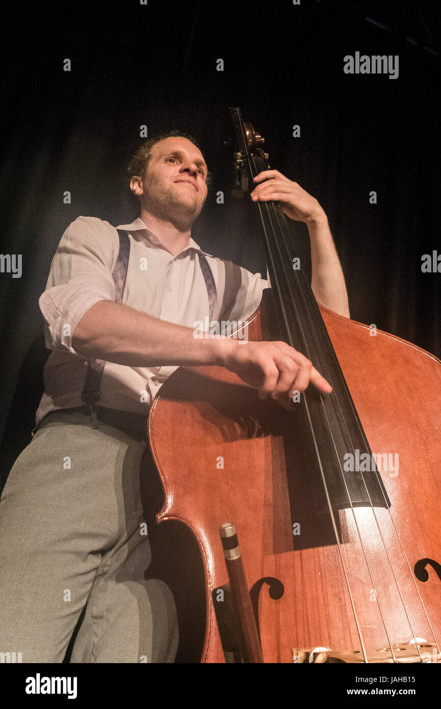 Jazz/Swing Double Bass player Stock Photo - Alamy