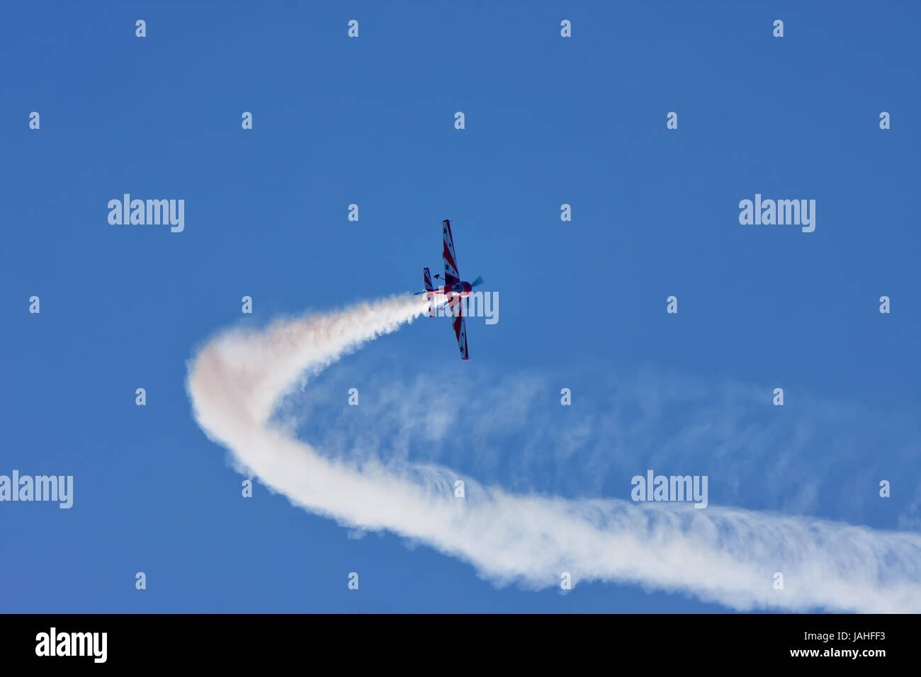 Stunt flyer hi-res stock photography and images - Alamy