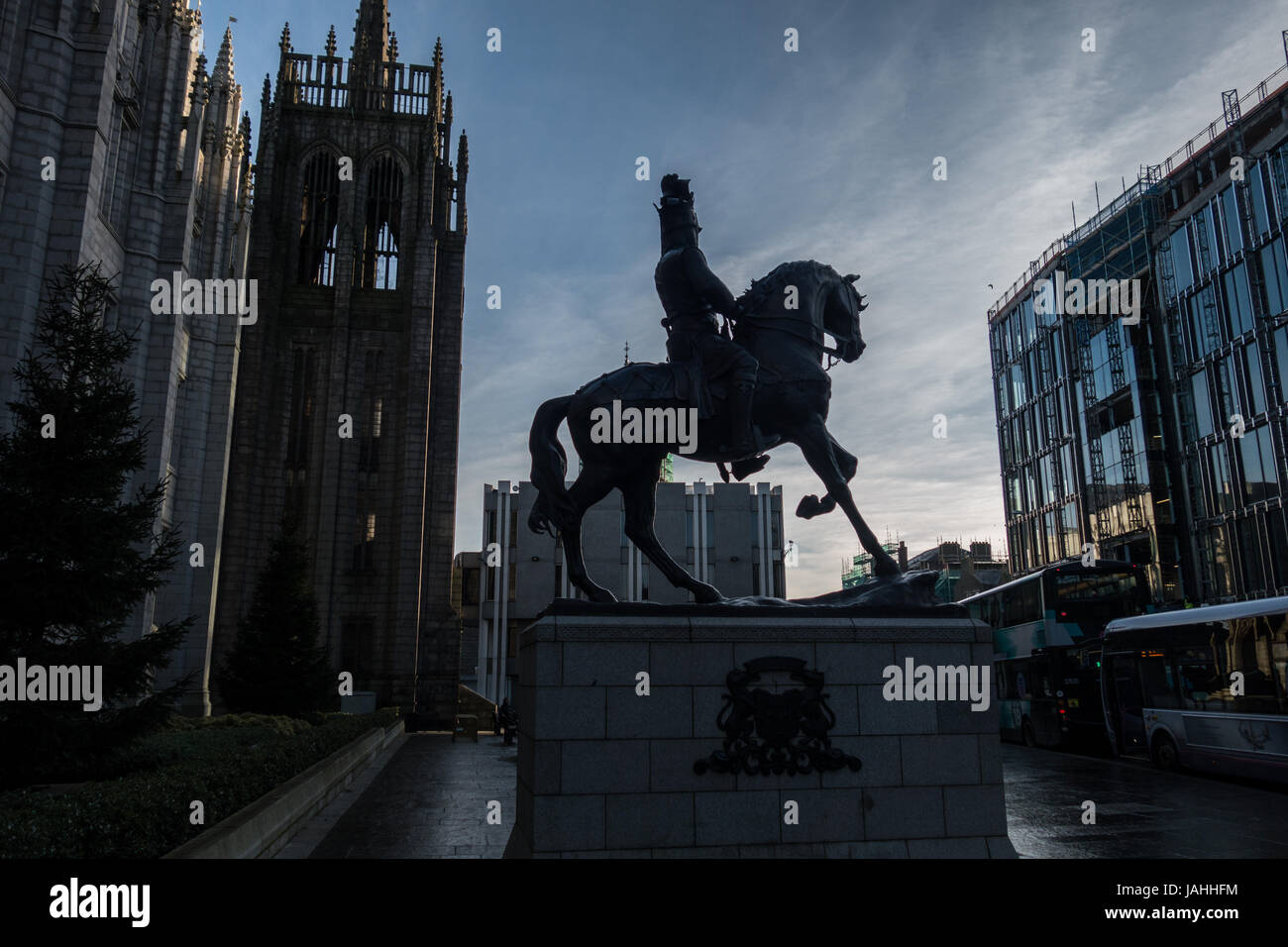 Robert the Bruce statue at Marischal Square, Aberdeen Stock Photo - Alamy
