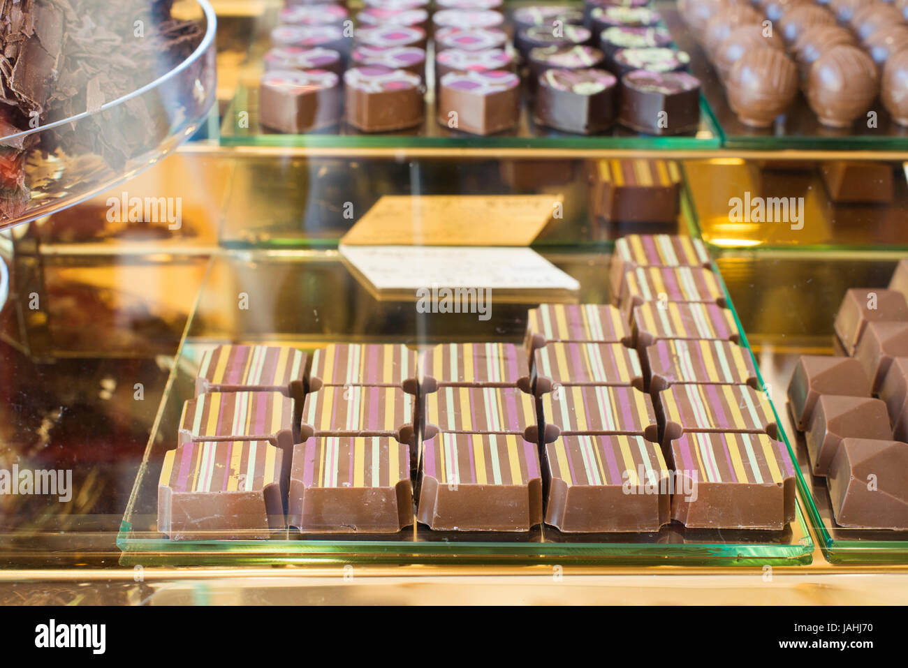 Chocolates on booth. Chocolate shop Stock Photo - Alamy