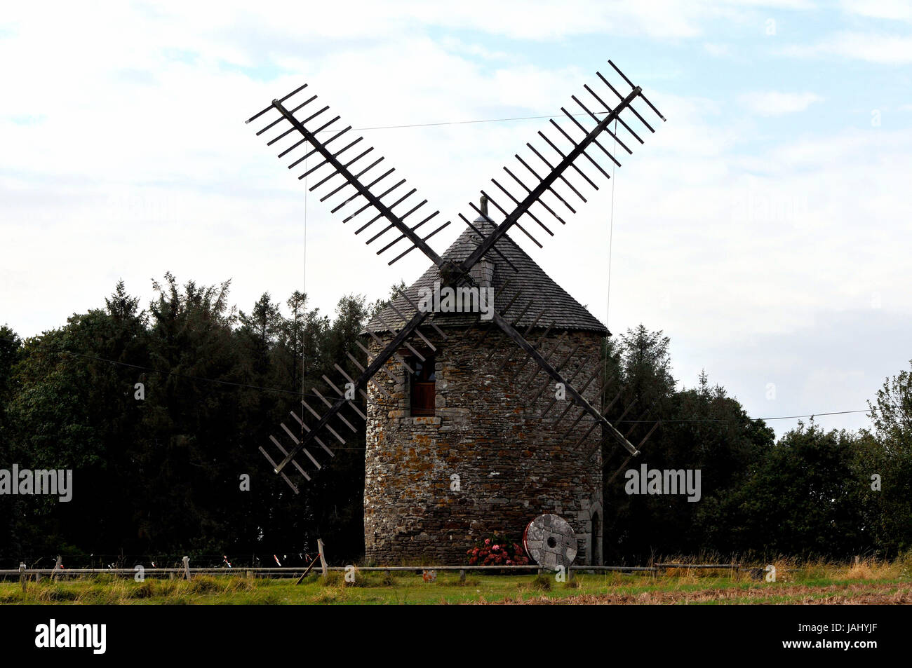 Windmill grindstone hi-res stock photography and images - Alamy