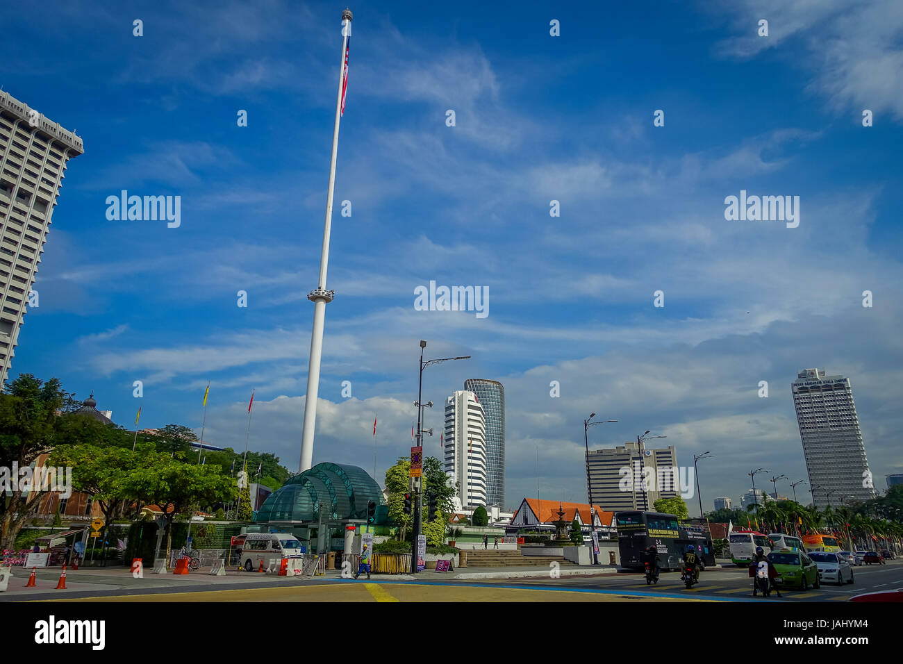 Malaysia flag pole dataran merdeka hi-res stock photography and images ...