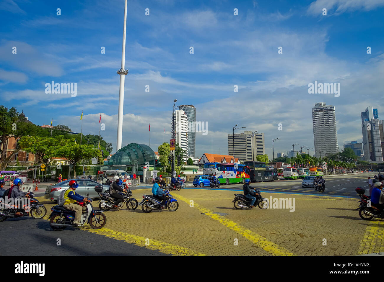Malaysia flag pole dataran merdeka hi-res stock photography and images ...