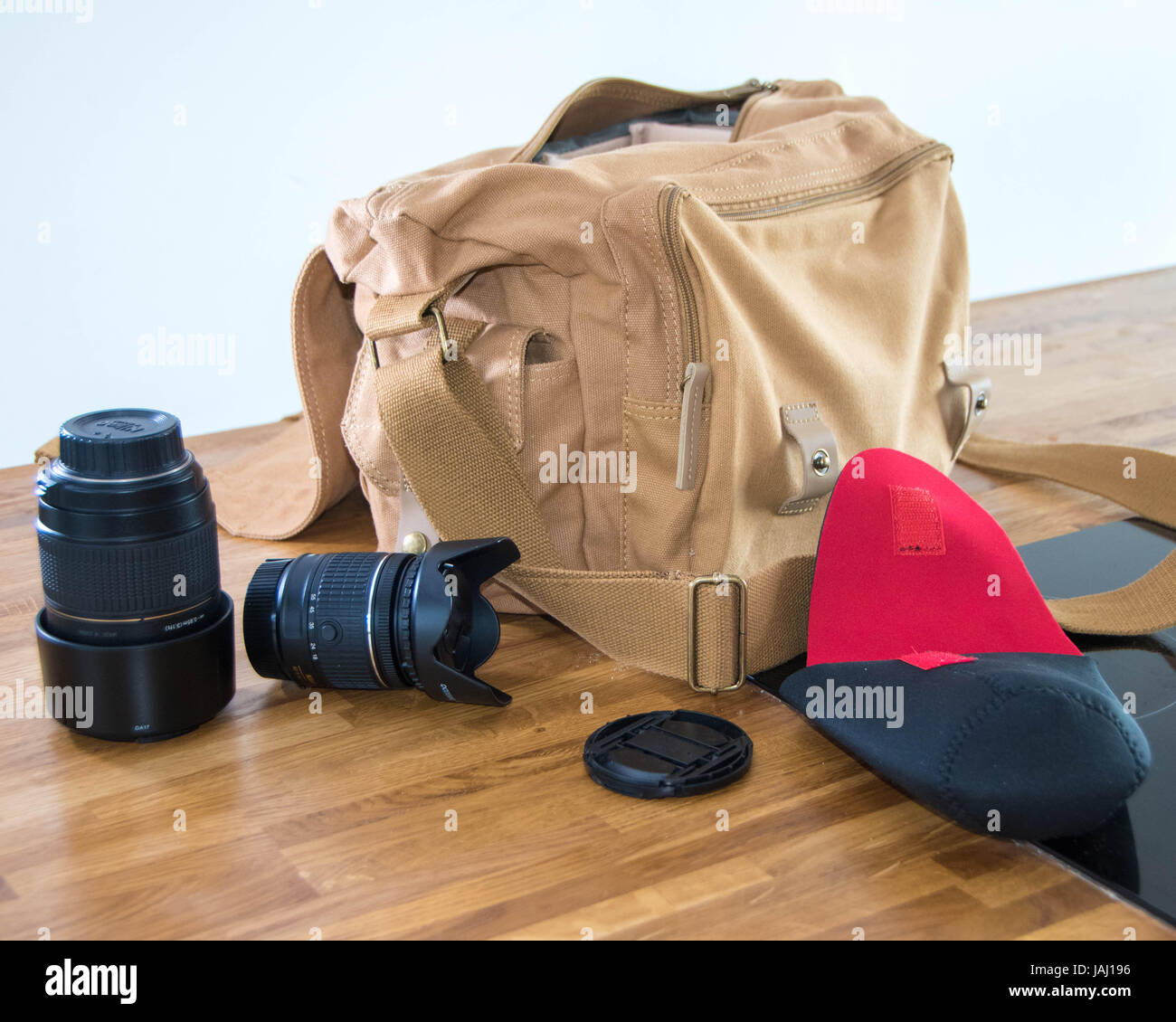 Shoulder camera bag hi-res stock photography and images - Alamy