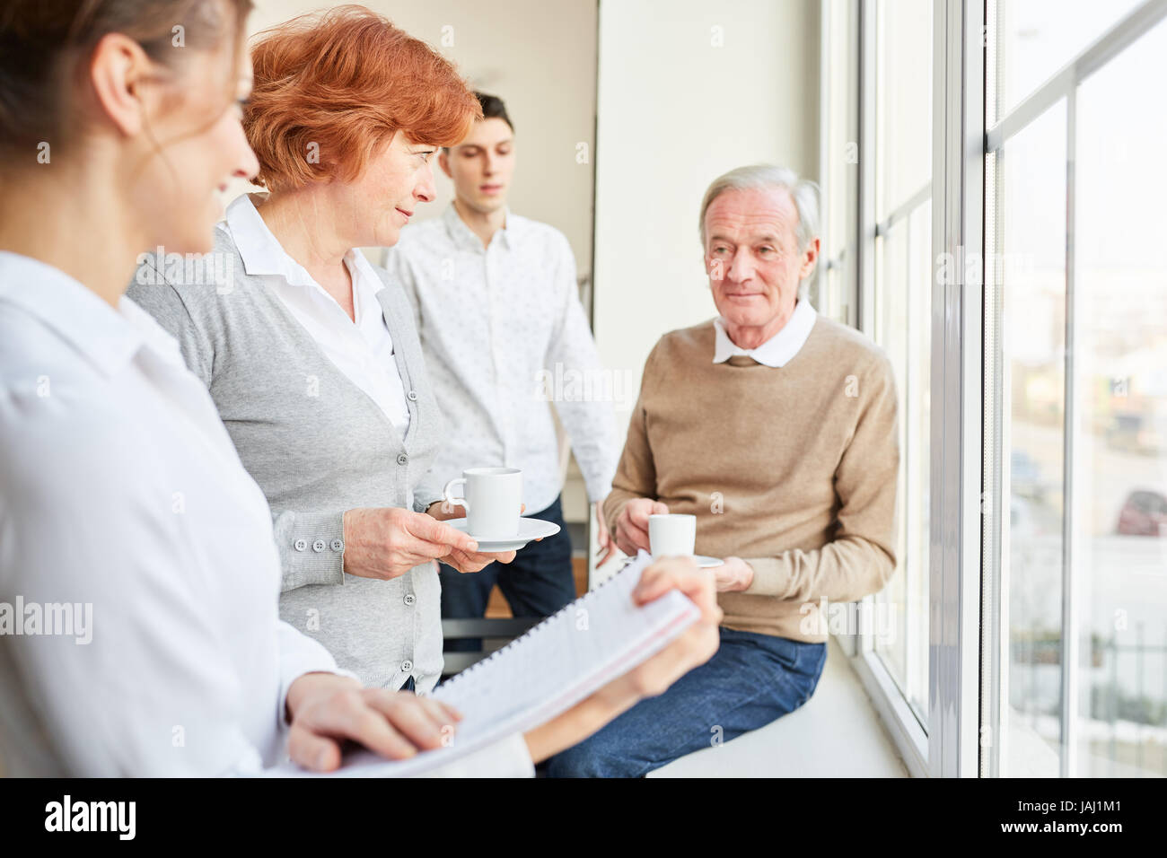 Business people taking a break hi-res stock photography and images - Alamy