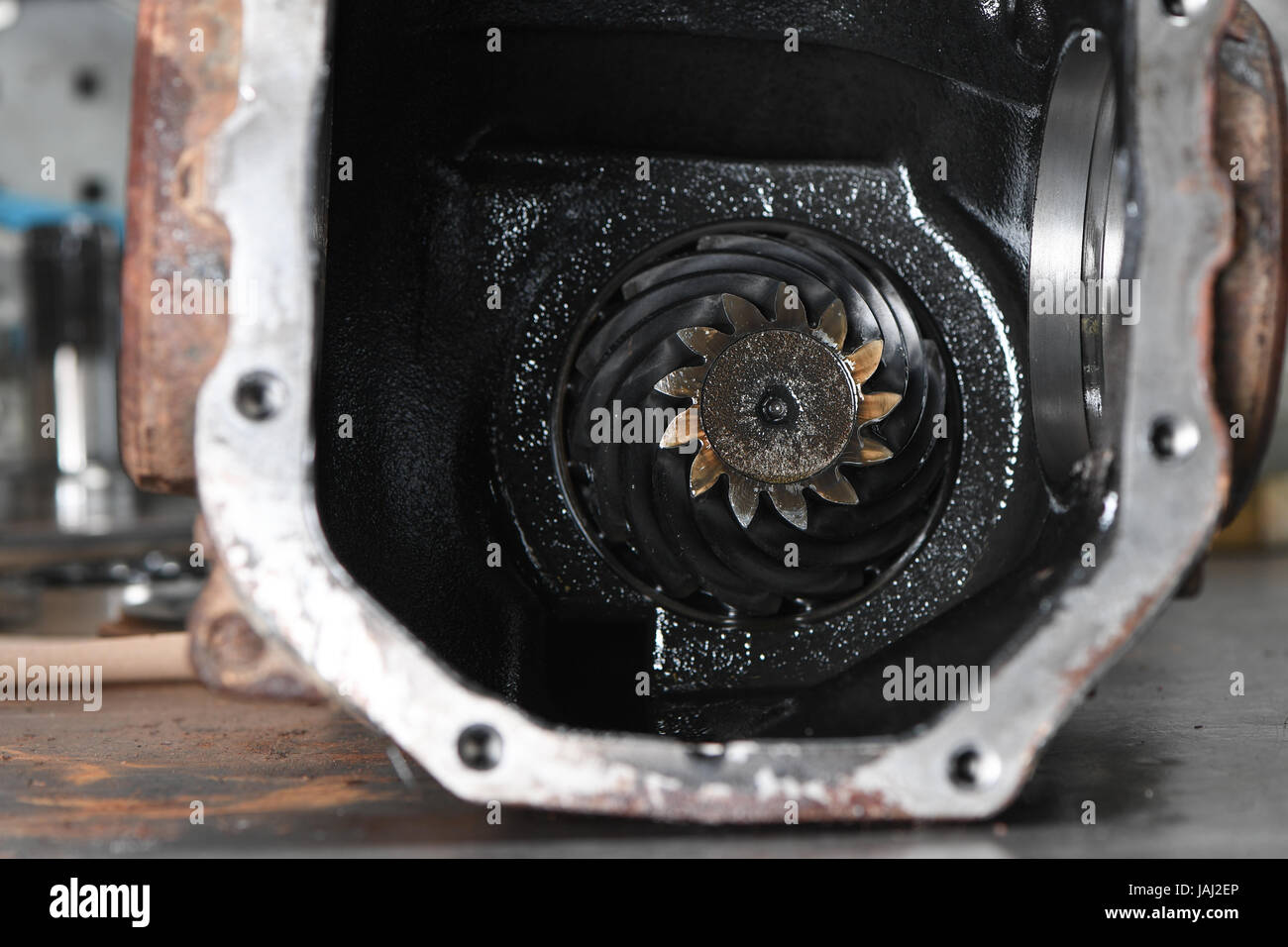 Differential gear hi-res stock photography and images - Alamy