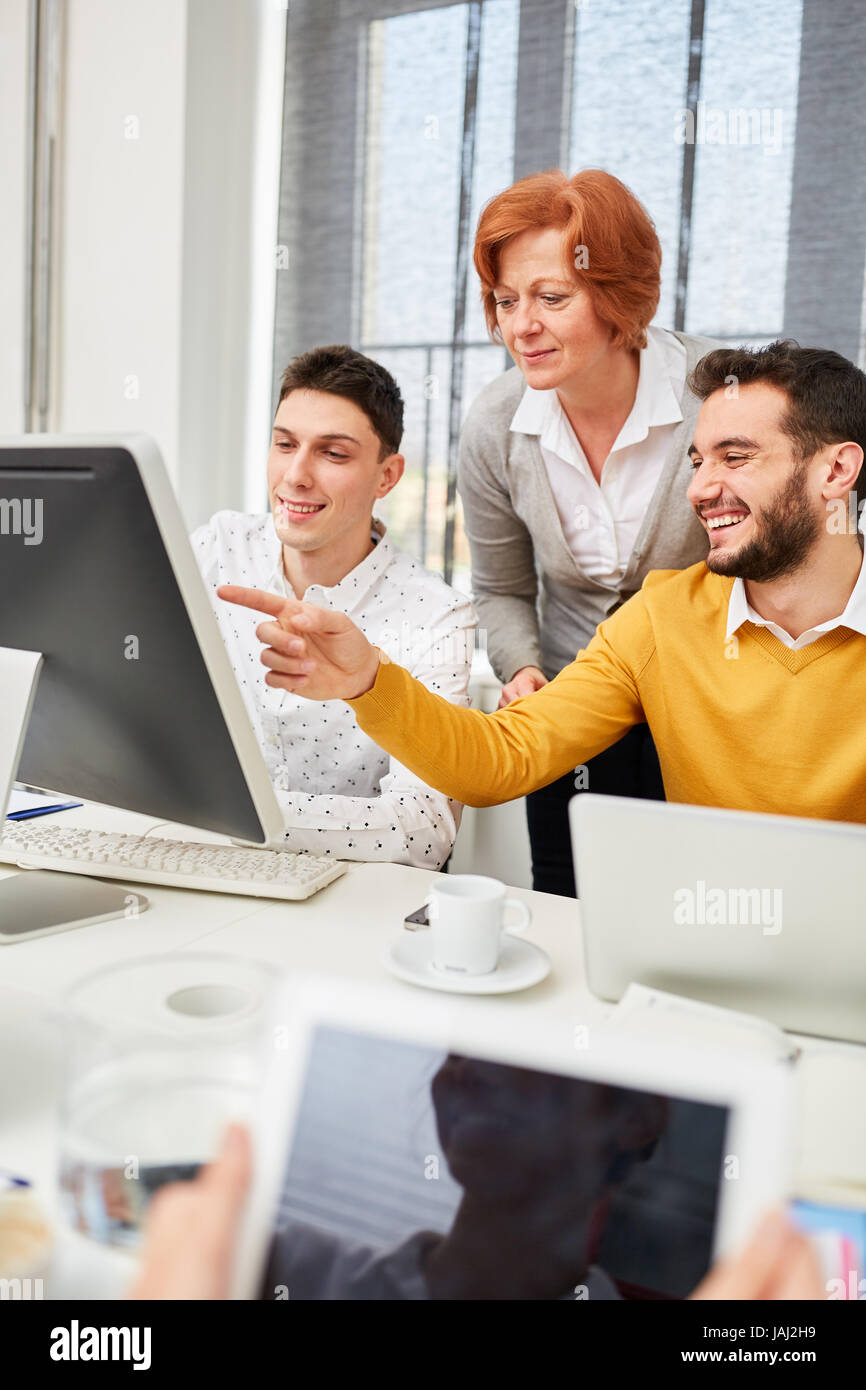 Computer seminar with consultant team in business IT training Stock ...