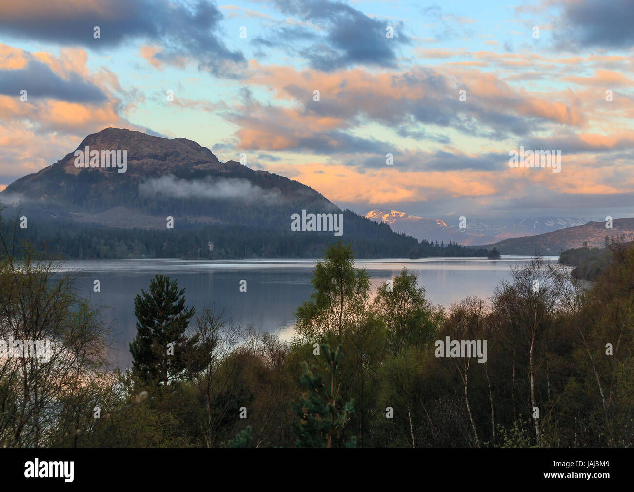 Loch Laggan Dawn Stock Photo - Alamy