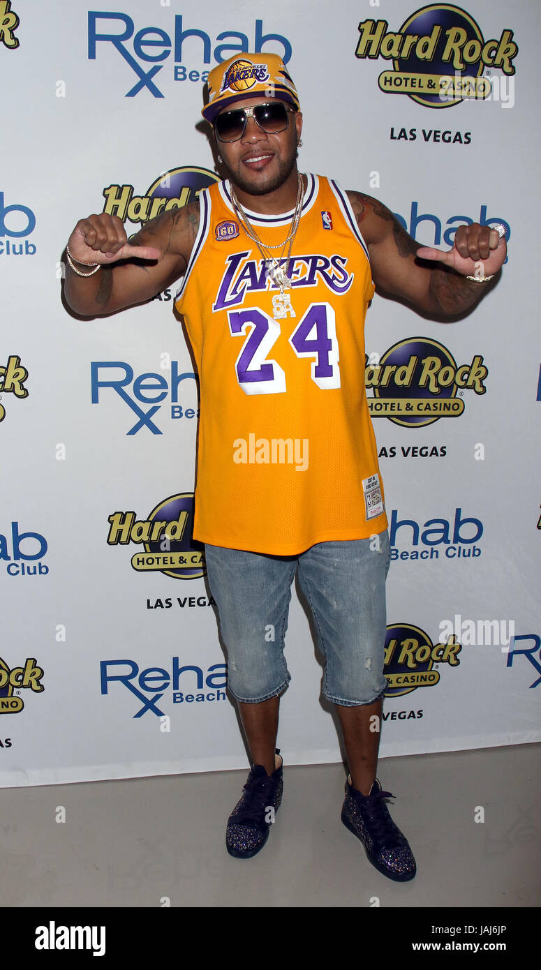 Flo Rida kicks off Rehab Beach Club grand opening weekend at Rehab ...