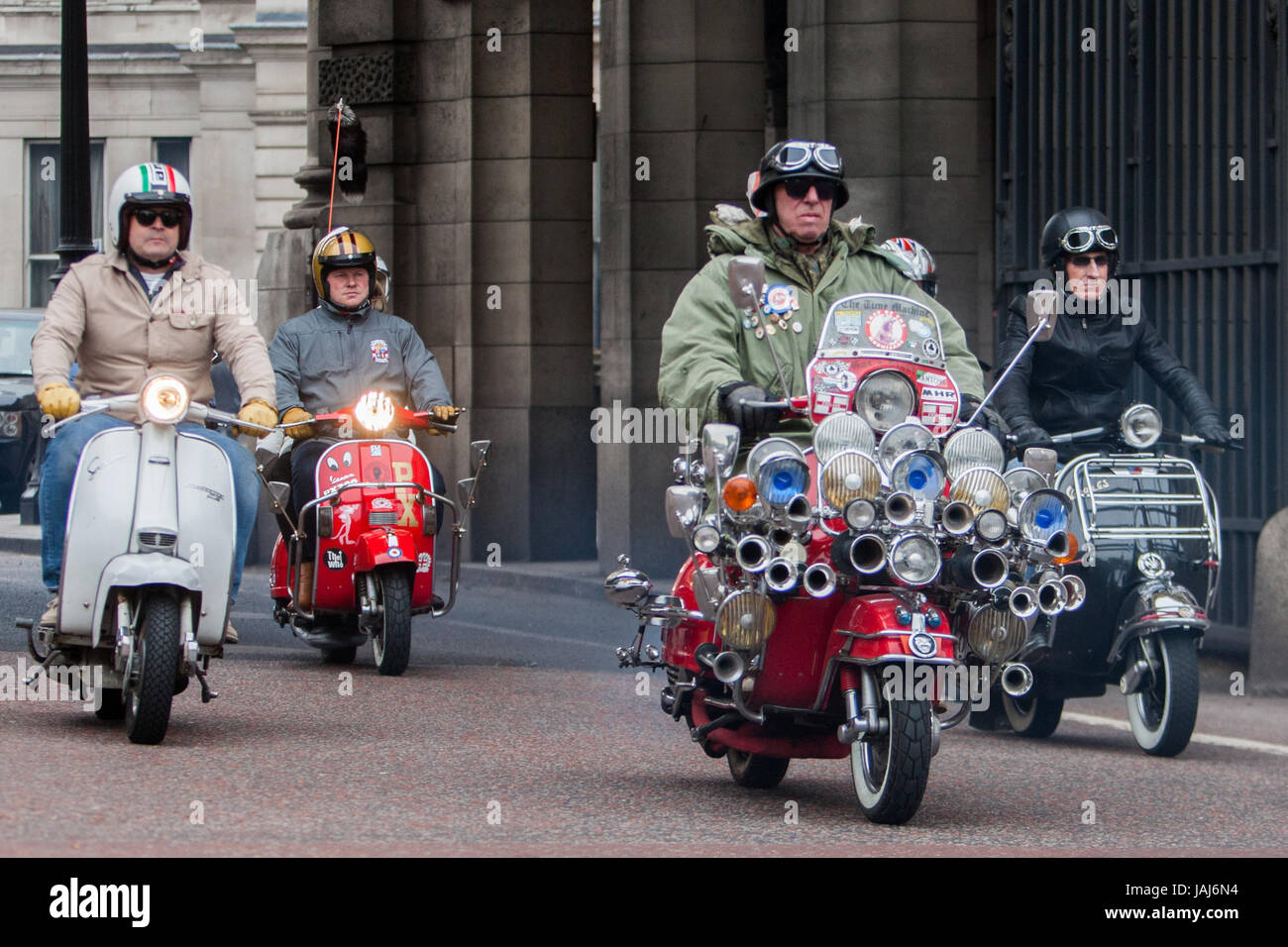 Mods and Scooterists gather for the annual Buckingham Palace Scooter ...