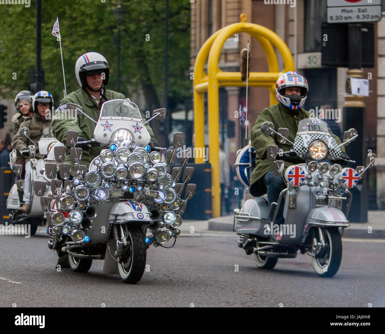 Mods and Scooterists gather for the annual Buckingham Palace Scooter ...