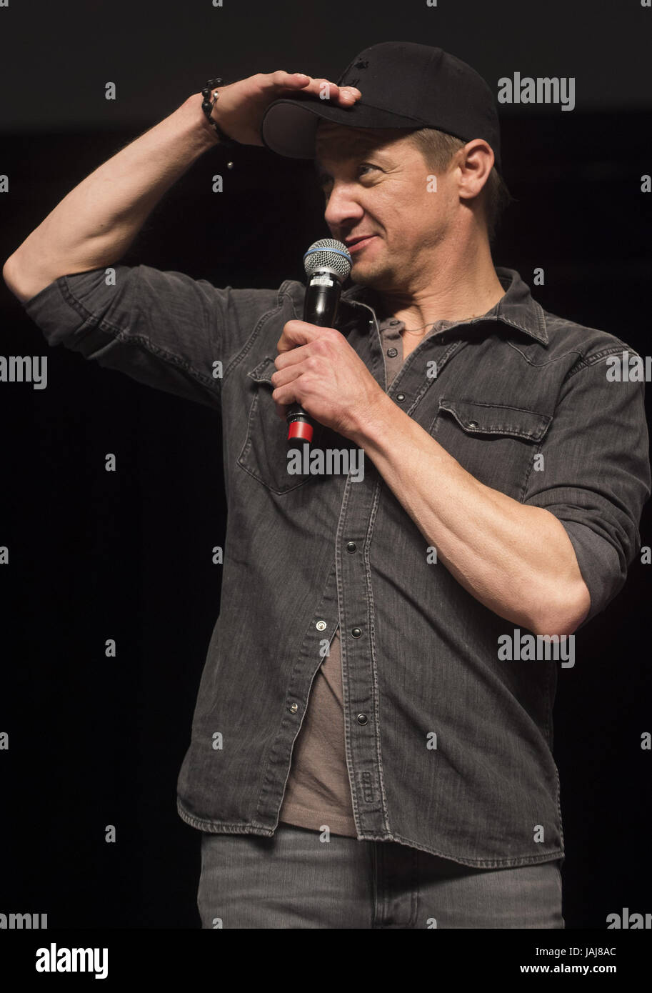 Jeremy Renner attends the Calgary Comic and Entertainment Expo ...