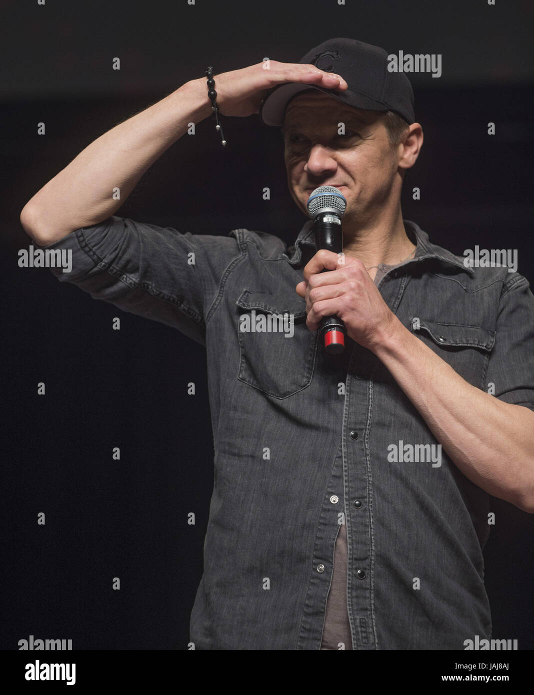 Jeremy Renner attends the Calgary Comic and Entertainment Expo ...