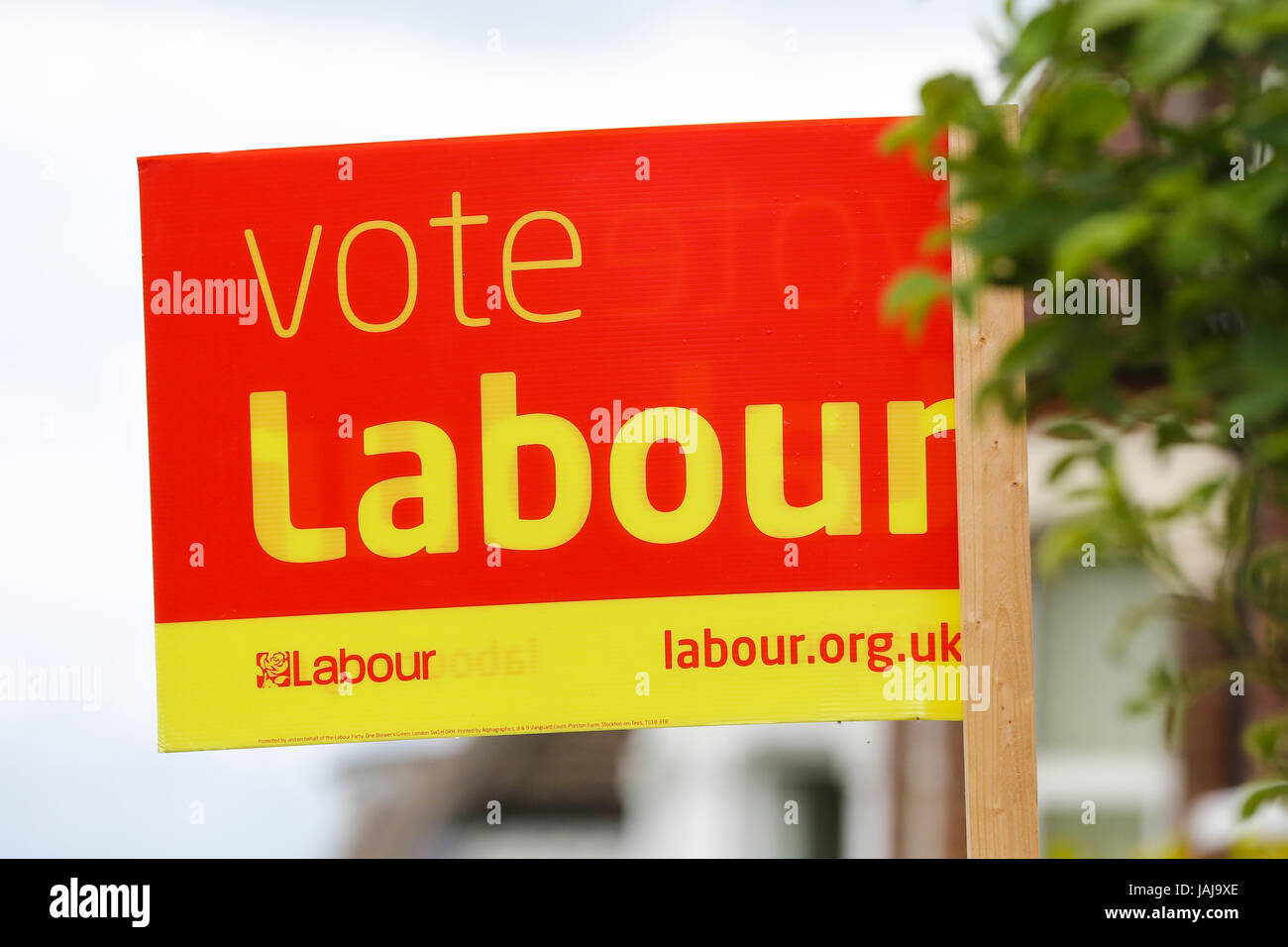 Vote labour poster london hi-res stock photography and images - Alamy