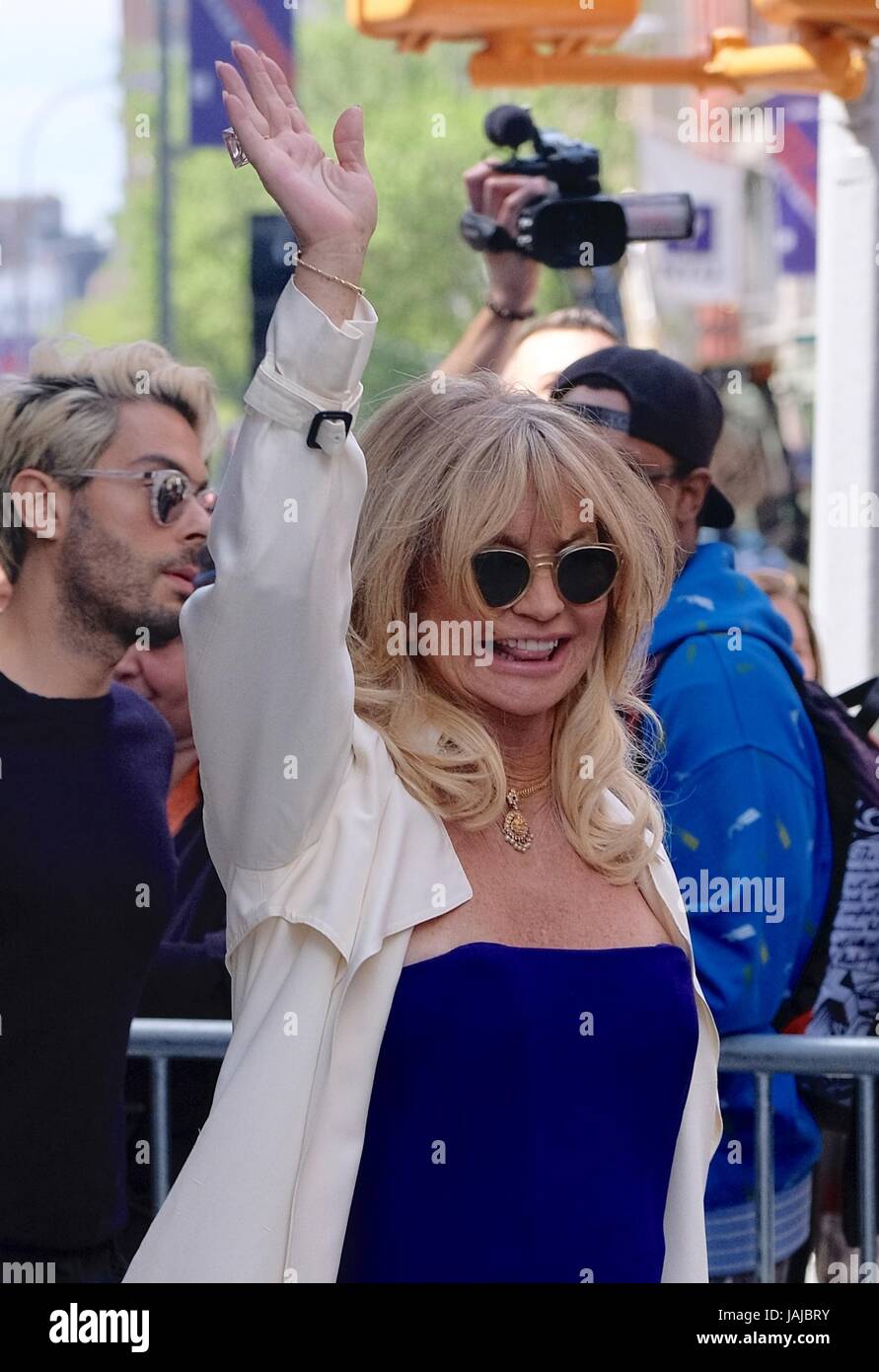 Goldie Hawn leaving AOL Build in New York Featuring: Goldie Hawn Where ...