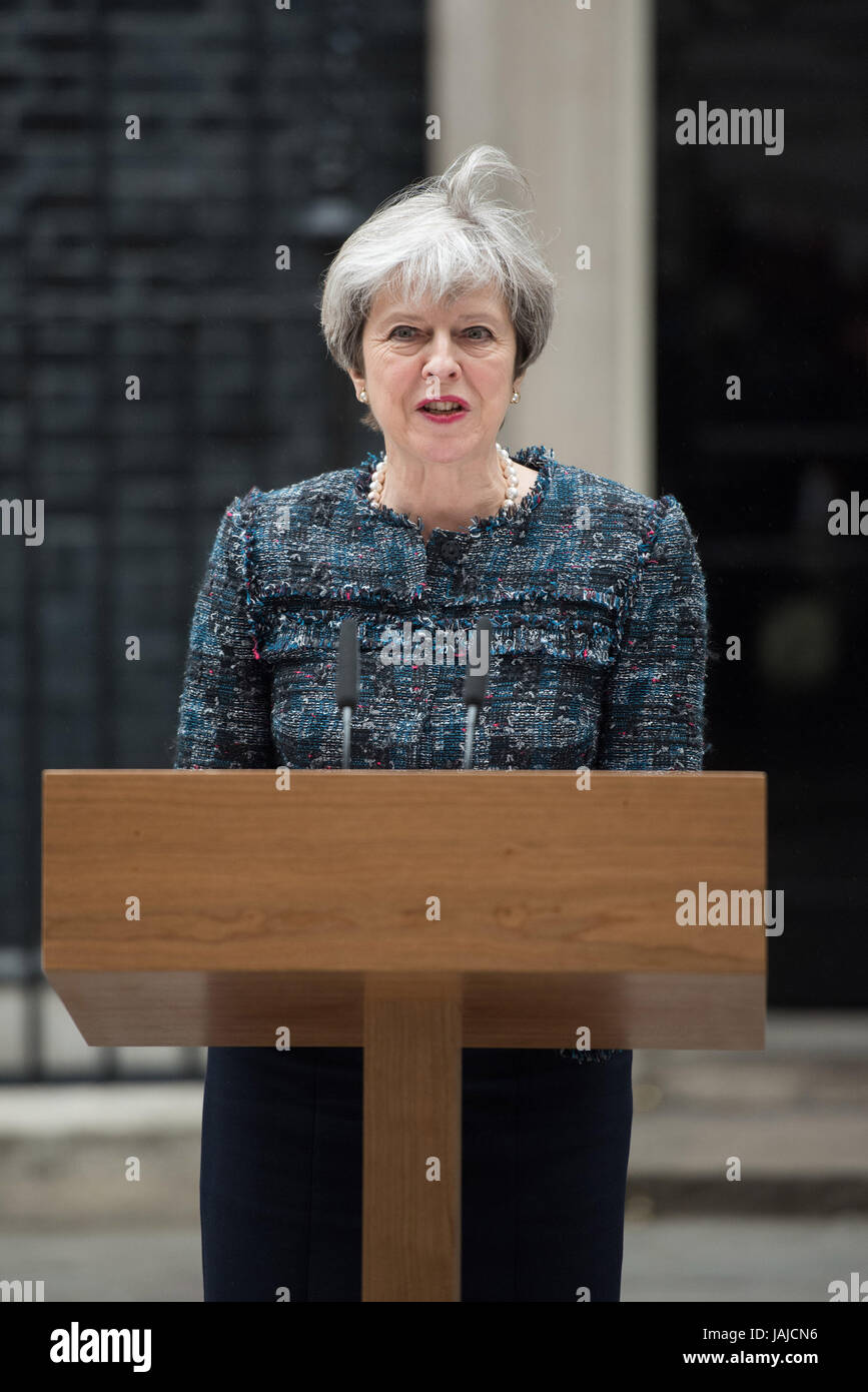 Lectern 10 downing street hi-res stock photography and images - Alamy