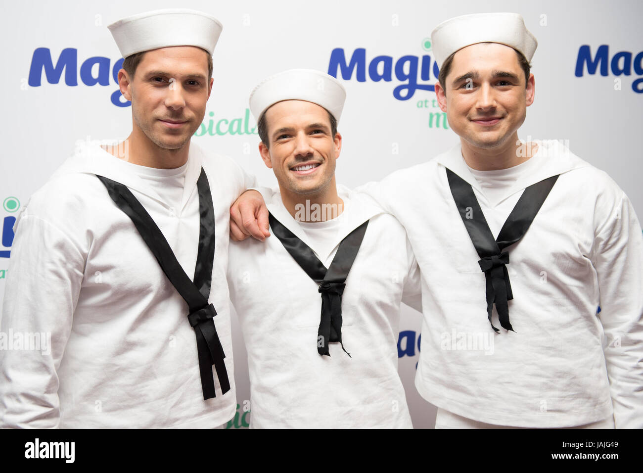 Celebs attend a one night only performance complete with a 60 piece ...