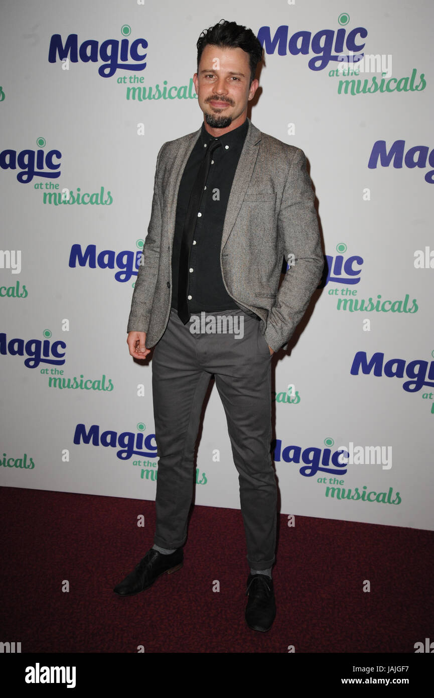 Celebs attend a one night only performance complete with a 60 piece ...