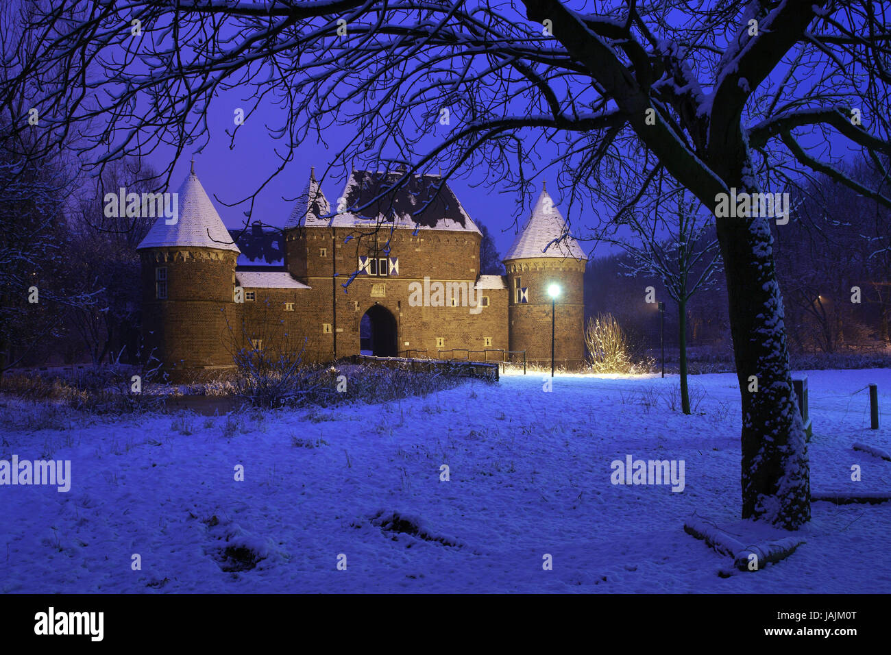Upper house easter field hi-res stock photography and images - Alamy