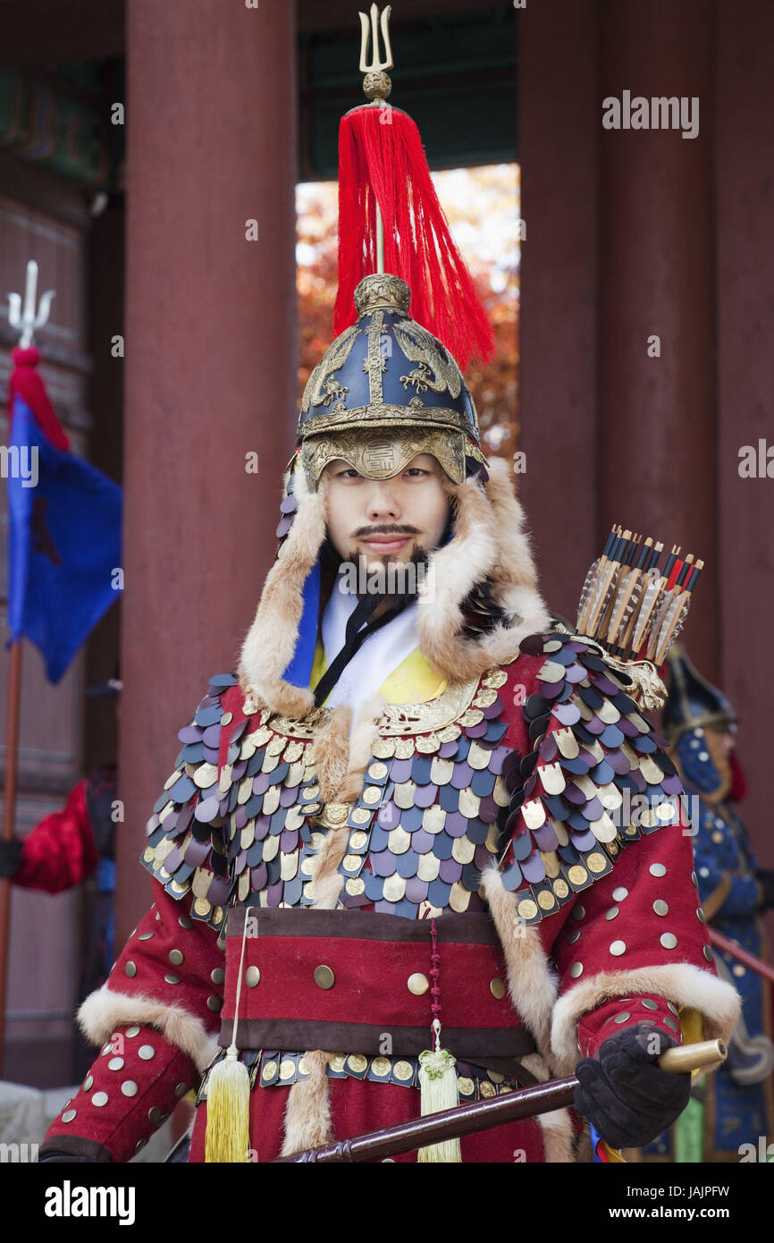 Korea,Seoul,Deoksugung palace,guard in traditional uniform Stock Photo ...