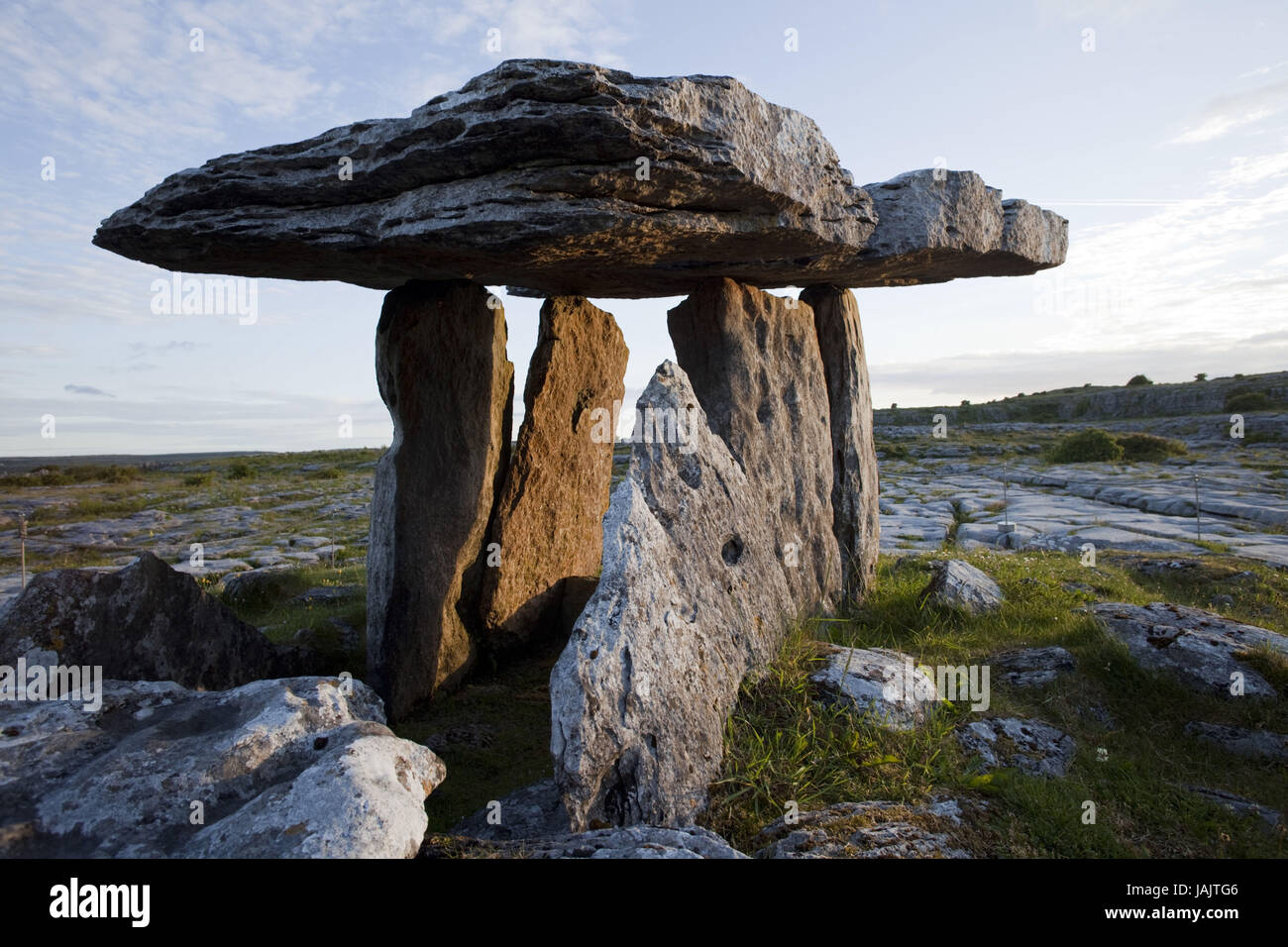 Ireland,county Clare,Burren,karstland,Poulnabrone dolmens Stock Photo ...