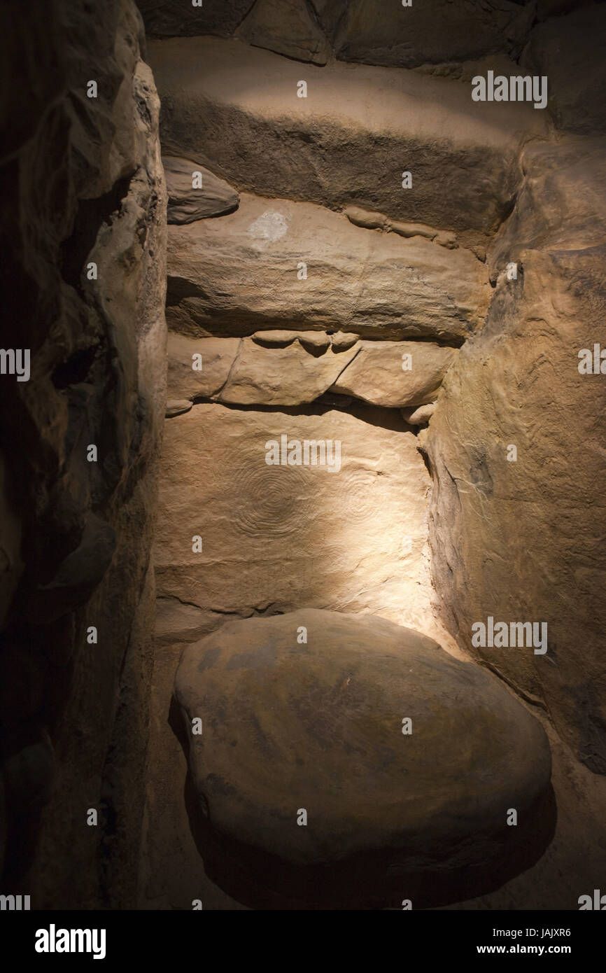 Newgrange tomb inside hi-res stock photography and images - Alamy