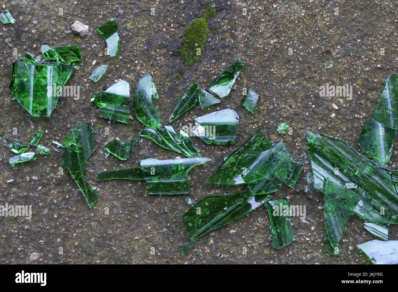Glass shards sharp hi-res stock photography and images - Alamy